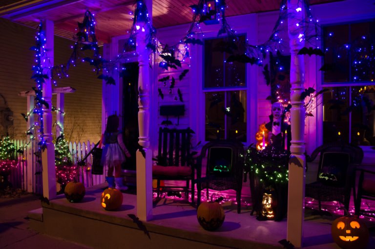 Complete List of Halloween Decorations Ideas In Your Home