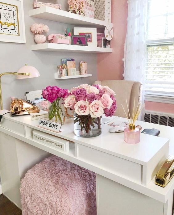 Best Ways to Decorate the Office with Beautiful Flowers