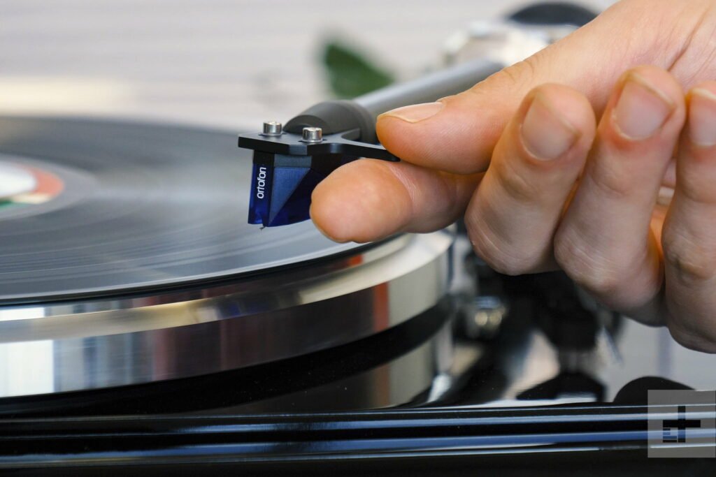 How to Connect Receiver with Turntable
