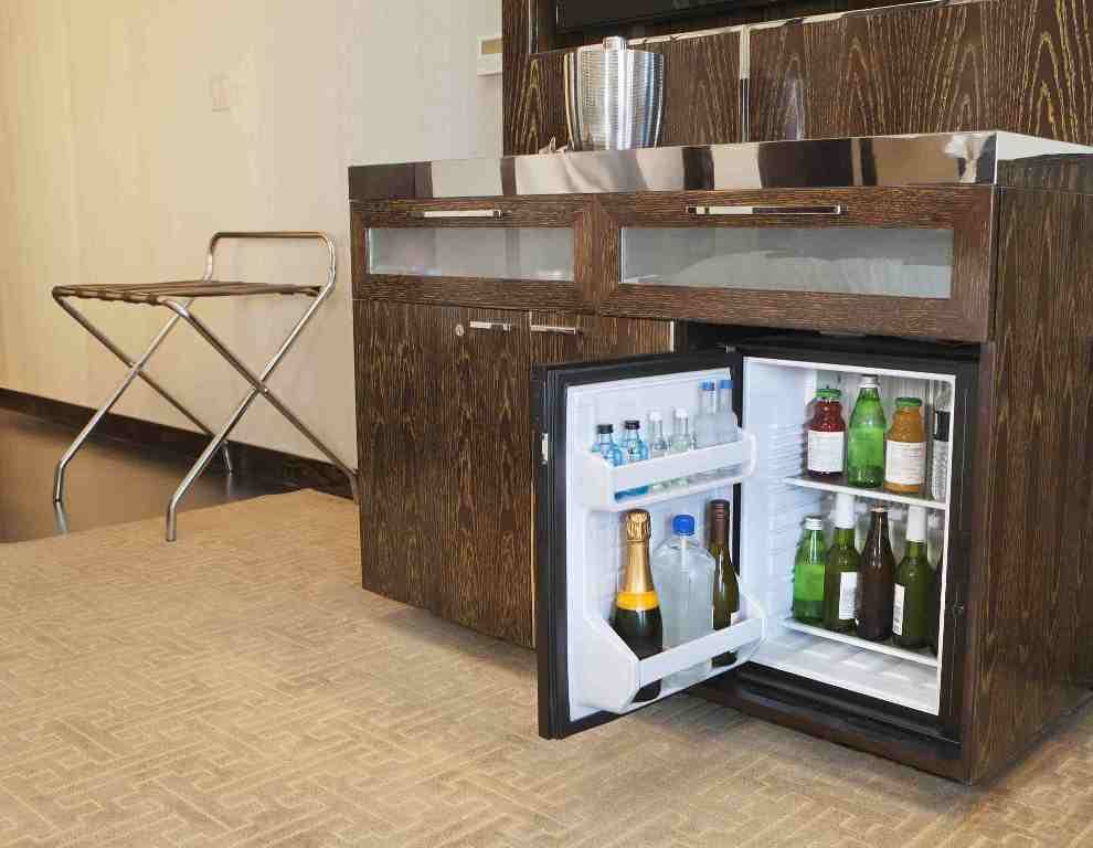 Things You Need to Know When Building a Minibar for Your Home ...