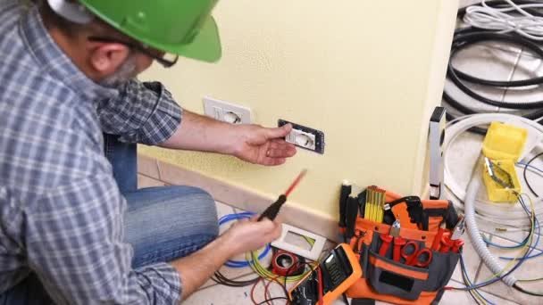 7 Dangerous Myths about Electrical Safety at Your Home » Residence Style