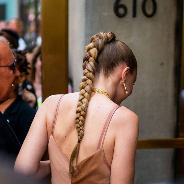 5 Gorgeous Hairstyles for Outdoor Activities » Residence Style