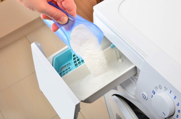6 Different Types of Detergents That You Can Use to Clean Clothes